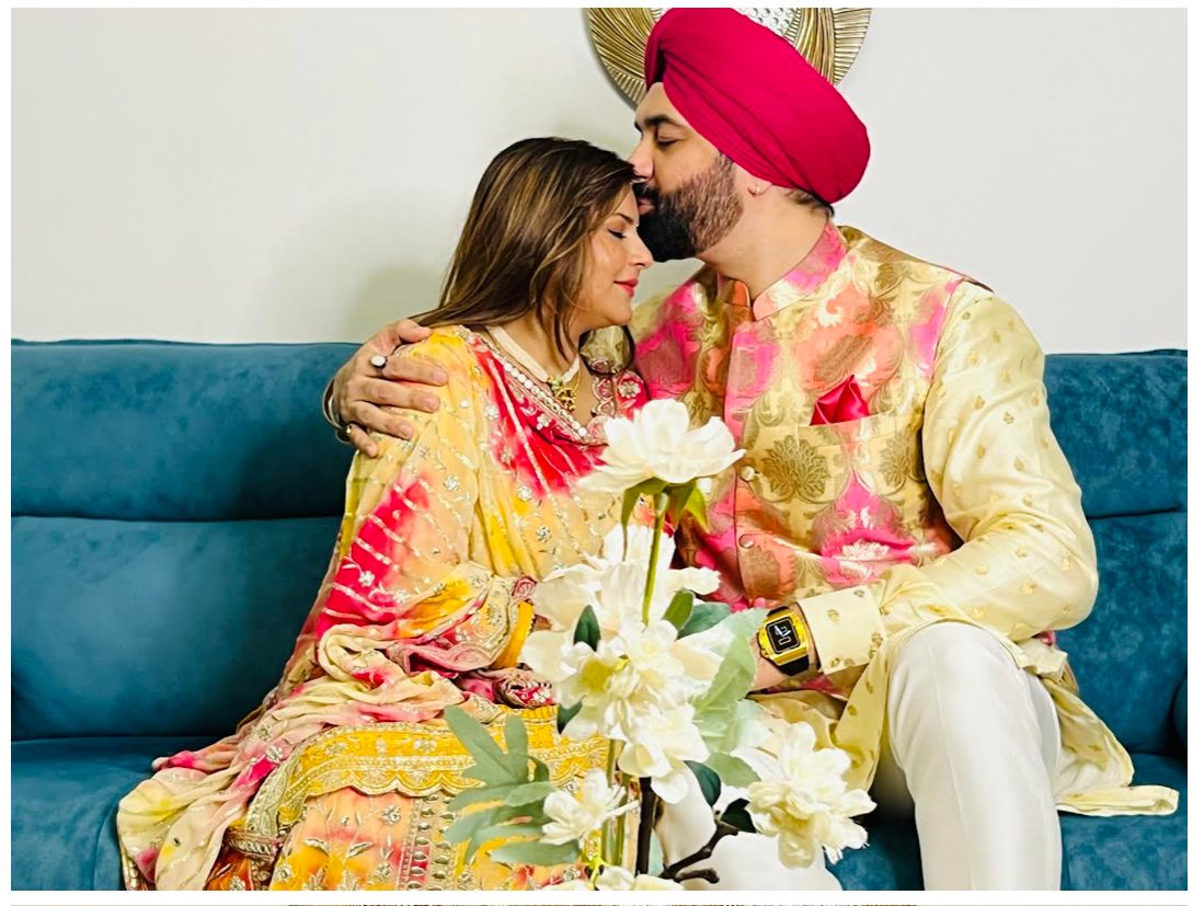 Actor and singer Paras Singh Minhas got engaged to singer Dolly Sidhu, singer Sukhwinder Singh ...